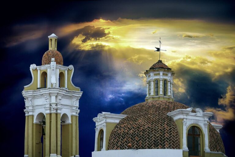 Conoce Estos Increíbles Lugares Históricos de Puebla | ER
